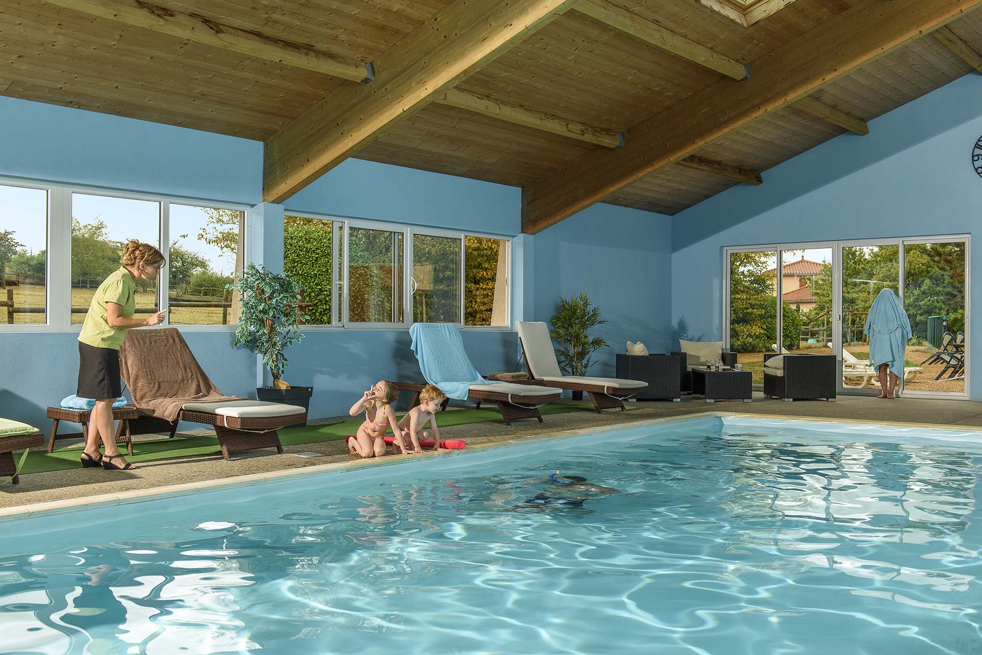 Hôtel Restaurant Beaujolais - Le Chatard à Sarcey | Idéalement situé à ...